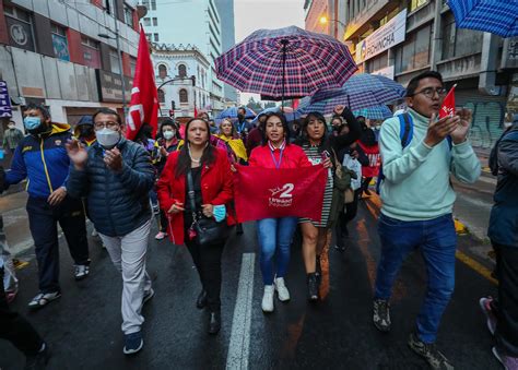 Profesores De Ecuador Exigen A Lasso El Alza Salarial Aprobada Por La