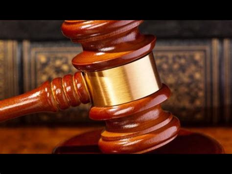 Верховный суд постановил все равны при получении государственных услуг