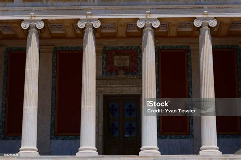 성 니콜라스 교회 에르무폴리스 시로스 섬 키클라데스 그리스 정면의 기둥 0명에 대한 스톡 사진 및 기타 이미지 0명 건물