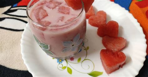 वाटरमेलन मिल्क शेक Watermelon Milk Shake Recipe In Hindi रेसिपी बनाने