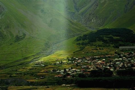 სტეფანწმინდა მსოფლიოში ყველაზე ლამაზი პატარა ქალაქების ჩამონათვალში