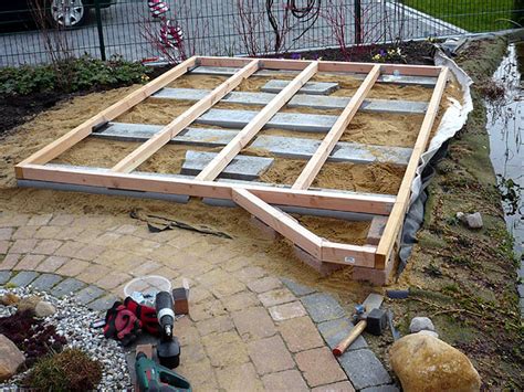 Holzdeck Oder Holzterrasse Am Gartenteich Bauen Heimwerker Aktuell De