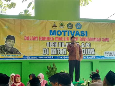 Meneladani Akhlak Rasulullah Dalam Peringatan Maulid Nabi Muhammad SAW