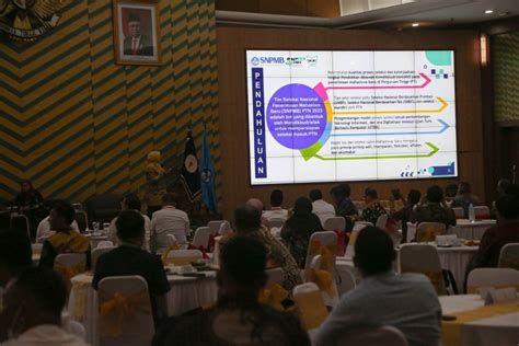 Simposium Nasional Mencoba Mewujudkan Indonesia Emas 2045 Melalui