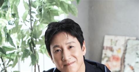 俳優イ・ソンギュン、薬物使用疑惑で警察が捜査中