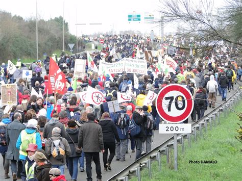En images la manifestation du 9 janvier contre les expulsions à Notre