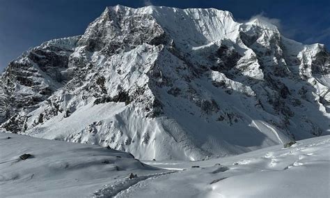 Larke La Pass 5106m Wide Spread Himalayan Pass In Nepal
