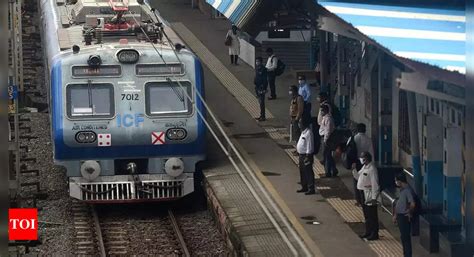 Mumbai Cr Cancels New Introduced 10 More Ac Local Train Services After