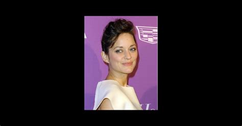 Marion Cotillard ose la coupe au bol à la Mireille Mathieu Premiere fr