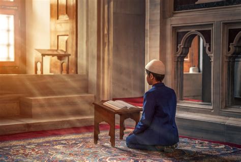 Inilah Adab Membaca Al Quran Yang Baik Dan Benar Umroh