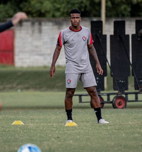 Vitória Matheus Trindade Tem Suspeita De Lesão Na Coxa Esquerda