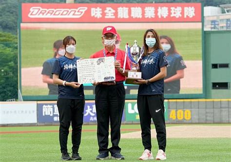 送給魏爸、師母接棒未來女棒4連霸 Nownews 今日新聞 Line Today