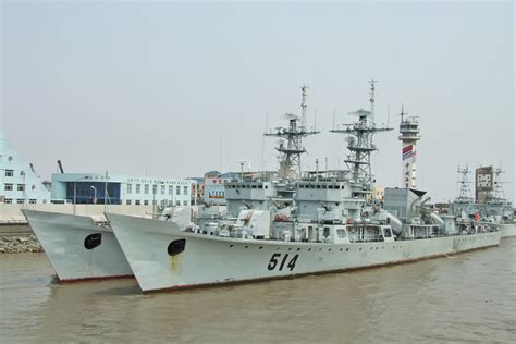 我军2艘053H镇江舰靠港 新浪图集 新浪网