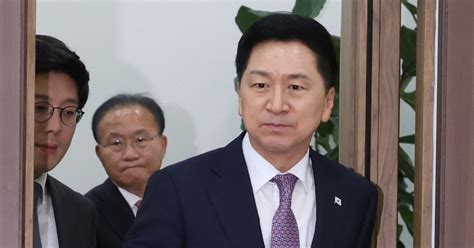 혁신위원장 인선 고심 빠진 국민의힘인물난 속 내부인사도 검토