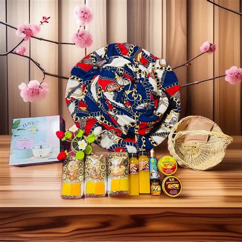 ទូច ក្លូត នាយប៉ុស្តិ៍នគរបាលរដ្ឋបាលសង្កាត់អូរឧកញ៉ាហេង ក្រុងកំពង់សោម Added A ទូច ក្លូត