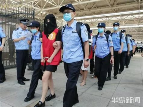 震惊！与“女主播”恋爱牵出大案，120余名涉案人员被押解回青澎湃号·媒体澎湃新闻 The Paper