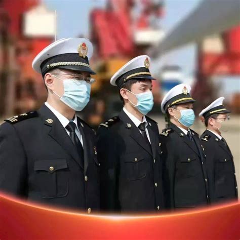 港口一线海关小哥哥的普法“三字经”华从伶孔慧企业