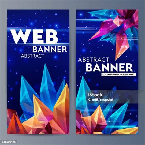 웹 배너 면처리된 결정입니다 우주 공간에는 유리 소행성 진한 파란색에 추상적인 기하학적 그림 종이 접기 미래 배너입니다 3 차원 스타일 일러스트 3차원 형태에 대한 스톡