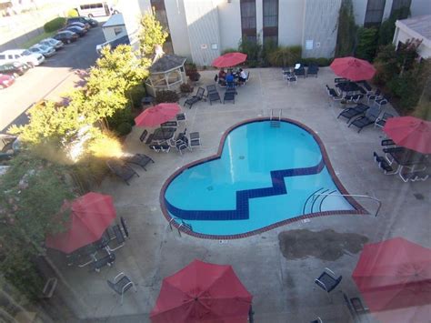 ELVIS PRESLEY S HEARTBREAK HOTEL MEMPHIS TN