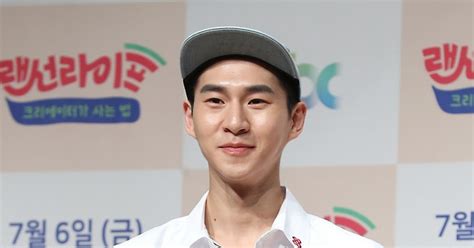 먹방 유튜버 밴쯔 허위·과장 광고 혐의로 징역 6개월 구형 종합