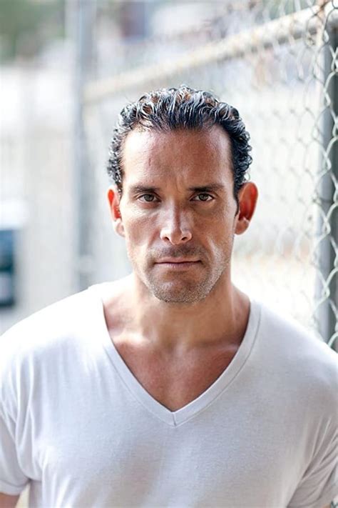 Jose Rosete About Entertainment Ie