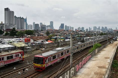Indonesias Economic Growth At 4 79 In 2015 Slowest Since 2009 WSJ
