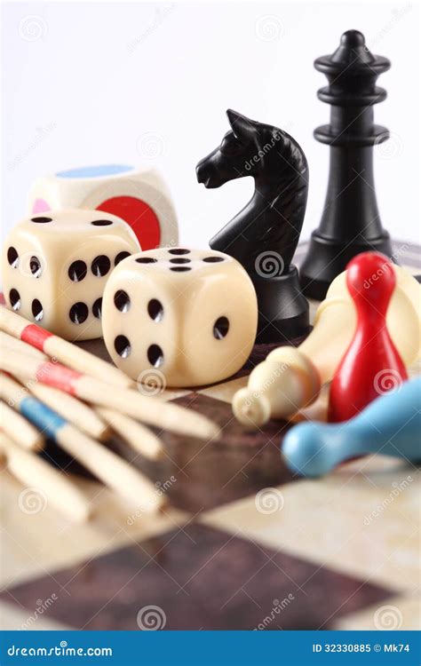 Jeux de société image stock Image du mikado loisirs 32330885