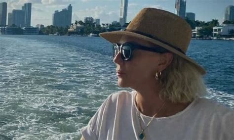 Lepa Brena Odmara Na Luksuznoj Jahti Povela I Sestru Faketu