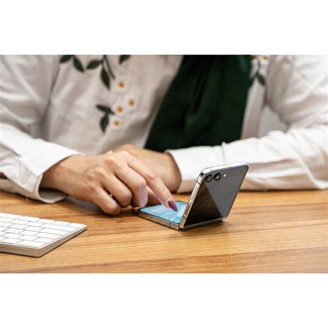 قیمت و خرید گوشی موبایل سامسونگ مدل Galaxy Z Flip5 تک سیم کارت ظرفیت