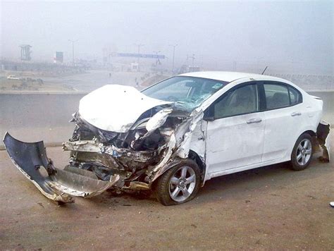 One Dead And 11 Injured In 25 Vehicle Pile Up On Yamuna Expressway