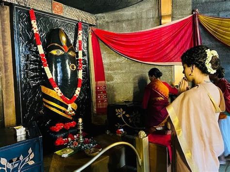 Kangana Ranaut Photos Linga Bhairavi Temple In Nepal To Celebrate