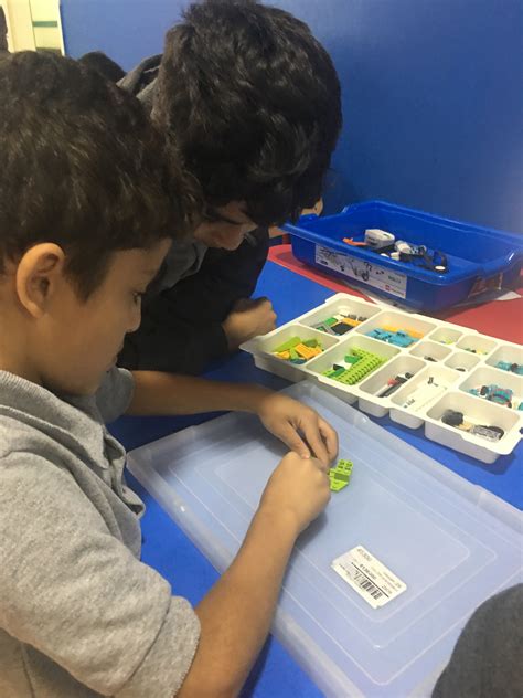 Robotics Class Grade 4 A 5 A Oxford Schools