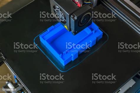 3d 프린터는 파란색 플라스틱 모델을 인쇄합니다 0명에 대한 스톡 사진 및 기타 이미지 0명 3차원 형태 개념 Istock