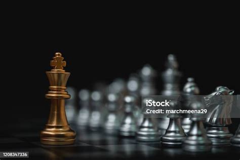 비즈니스 리더 개념입니다 체스 보드 게임 전략 계획 및 경쟁 개념에 대한 스톡 사진 및 기타 이미지 개념 검은색 결정