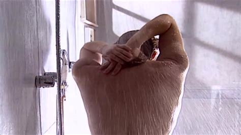 Naked Carolina Dieckmann in Laços de Família