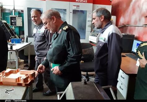 بازدید معاون نمایندگی ولی فقیه در سپاه از کارگاه ساخت گنبد حرم امام حسین ع در کرمان به روایت