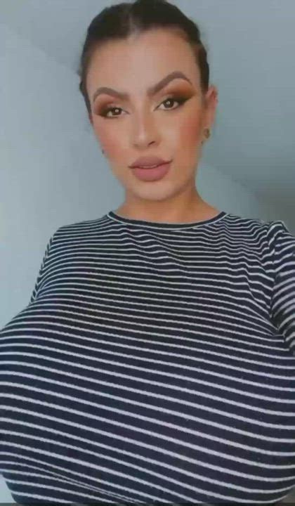 Heavily Stacked Titty Drop Scrolller