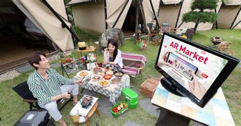 스마트폰 보며 360도 증강현실 쇼핑