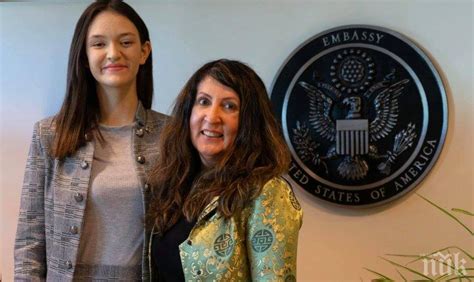 Българско момиче победи в конкурса Посланик за един ден 2020 запозна се с Херо Мустафа и с