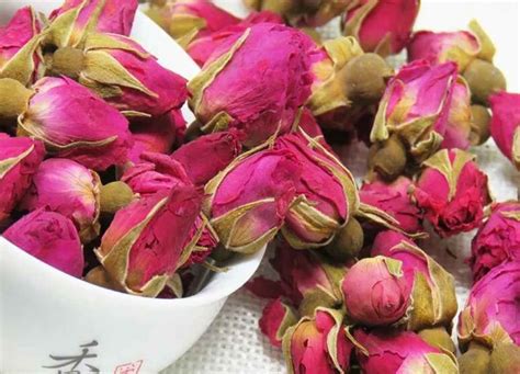 قیمت گل محمدی صادراتی آراد برندینگ