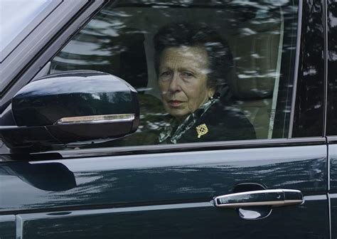 Hijos Y Nietos De Isabel II Salen De Balmoral Para Rendirle Homenaje En