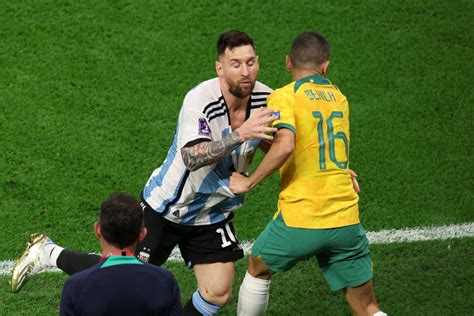نواف الآسيوي 🇸🇦 On Twitter ليونيل ميسي Vs عزيز بيهيتش