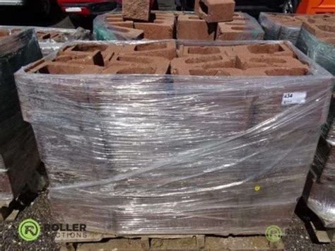 2 Pallets Of Light Brown Retaining Wall Block 2 Sizes Roller