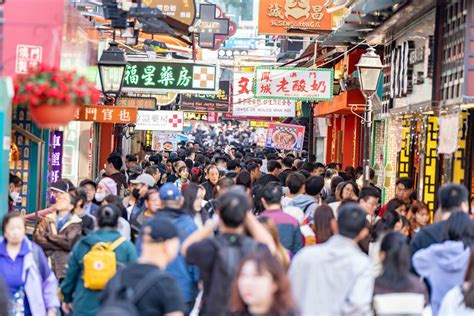 【有統計以來單日旅客第二高】澳門年初三217萬人次 澳門特別行政區政府入口網站