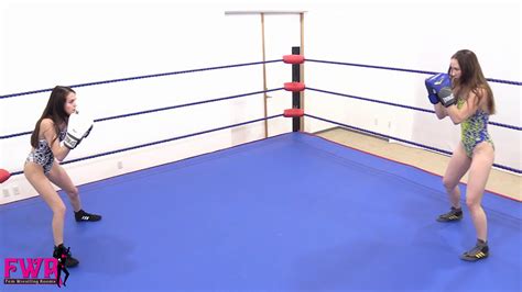 Boxing Beauties Peyton Vs Madison Fem Wrestling Rooms