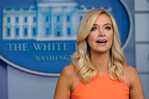 Kayleigh Mcenany No Makeup Fox News Host Interrupts K
