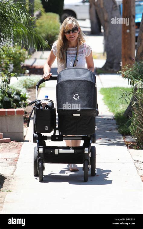 Elsa Pataky Out And About Pushing Daughter India Rose In A Buggy Santa Monica California 26