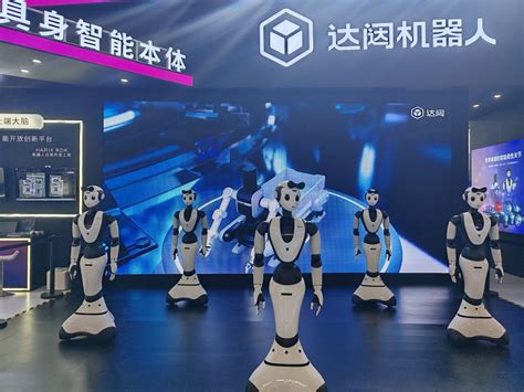 【专访】达闼机器人副总裁陈原：人形机器人到了价格下调时点，走向c端还需时间