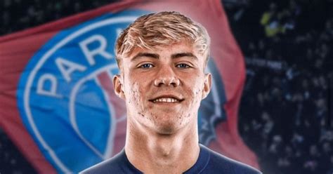 맨유 또 타깃 빼앗기나 이강인 패스 받을 St 찾는 Psg 덴마크 홀란드 영입 제안