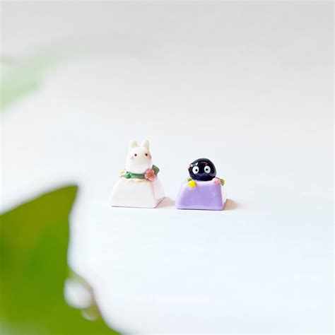 Chibi Totoro And Soot Sprite Artisan Keycap 電腦＆科技 電腦周邊及配件 電腦鍵盤及相關產品 Carousell